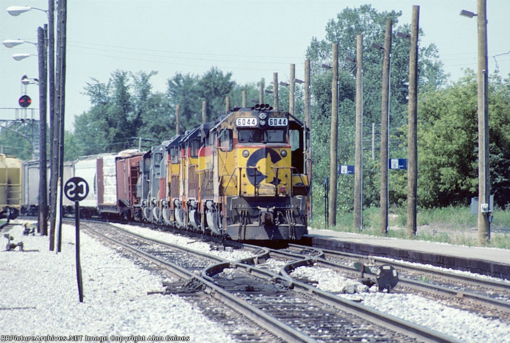 CSX GP-40-2 6044